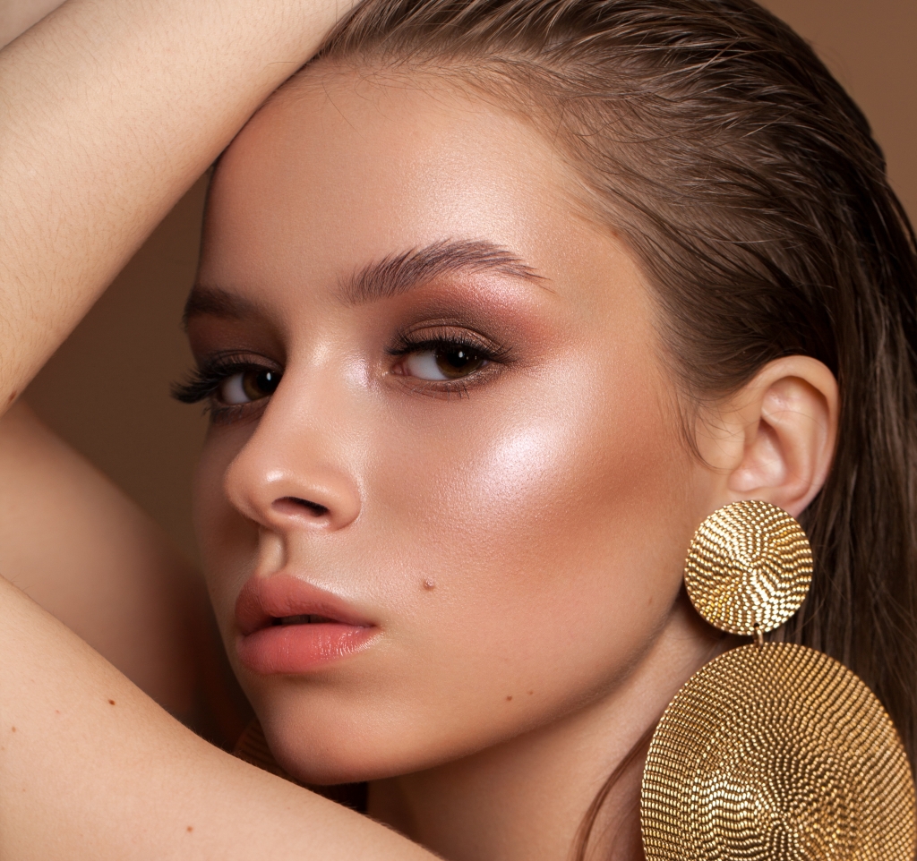 Highlighter : toutes nos astuces pour un teint frais et lumineux ...